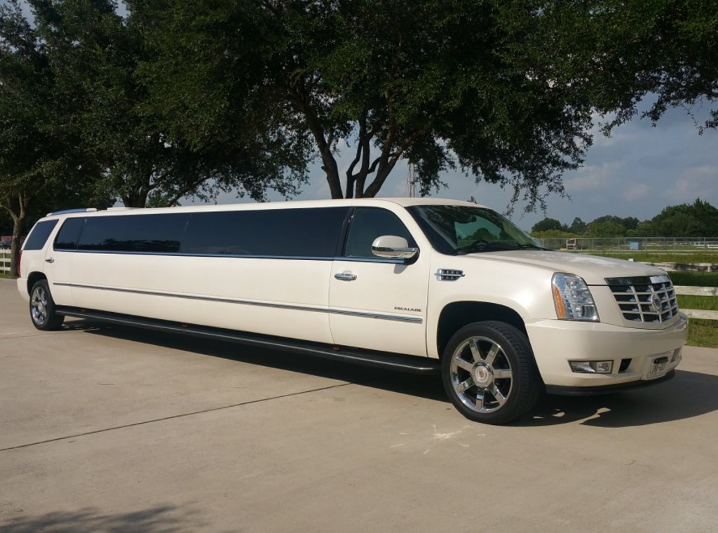 14 Passenger Suburban Limousine - Baltimore Trips
